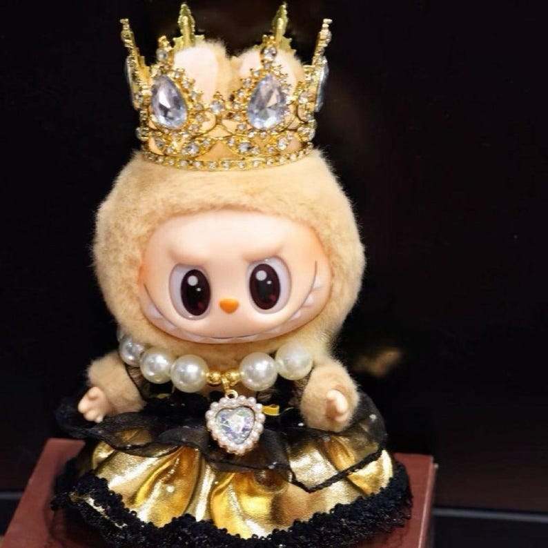 Queen-inspired Labubu Outfit – Handmade Royal Dress With Pearl Necklace ...