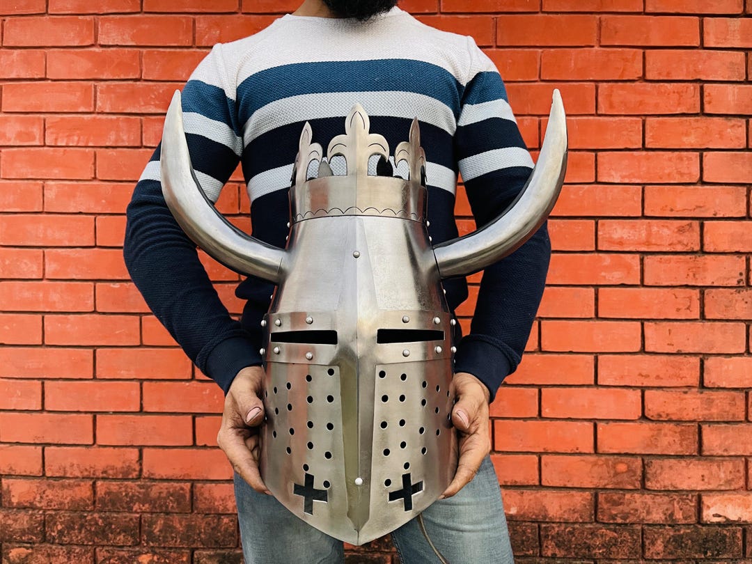 Medieval Teutonic Crest Wing Templar Helmet - Medieval Horn Helmet ...