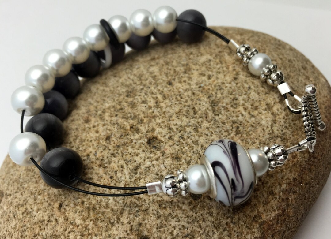 Abacus Knitting Row Counter Bracelet: Black & White Counting Jewelry - Etsy