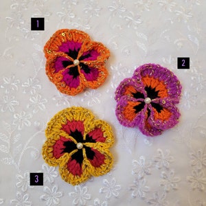 Crochet Pansy / Viola Brooch - Etsy