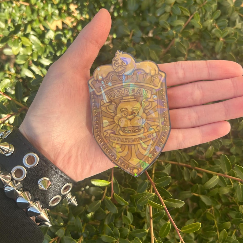 Freddy Fazbear's Pizza Security Guard Badge: Cute Sparkly FNAF Pin - Etsy