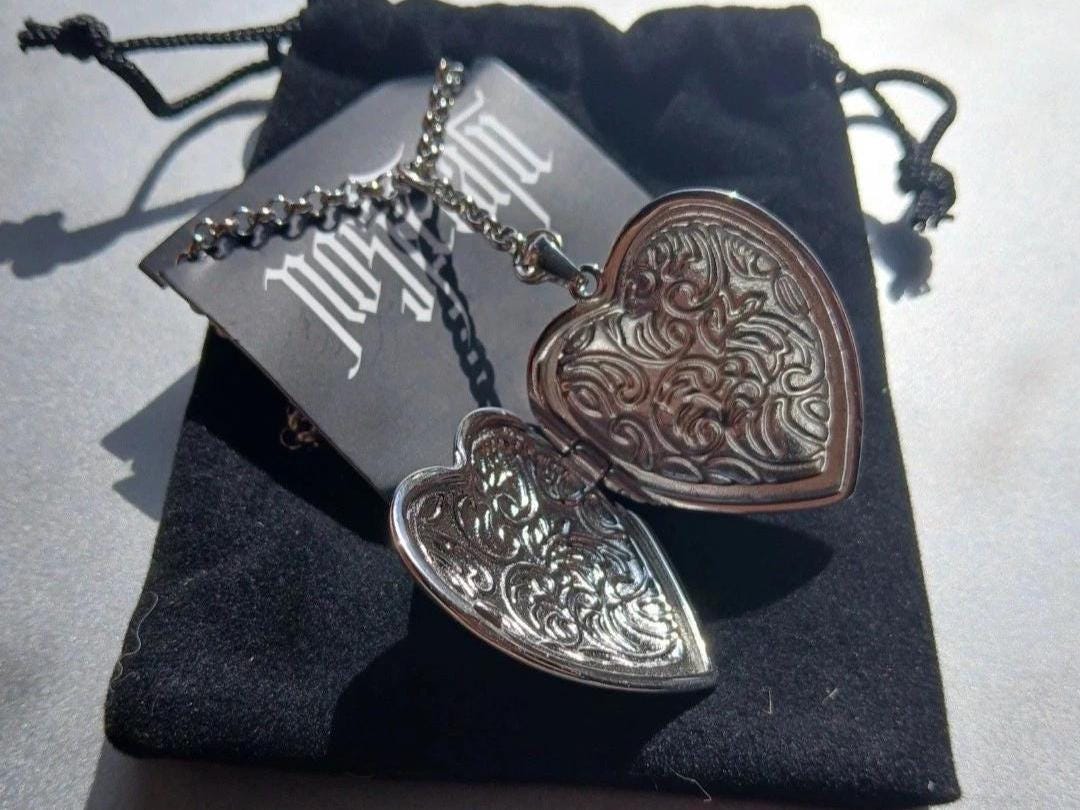 NOSFERATU Ellen Hutter Locket Prop Replica. 1:1 Scale - Etsy