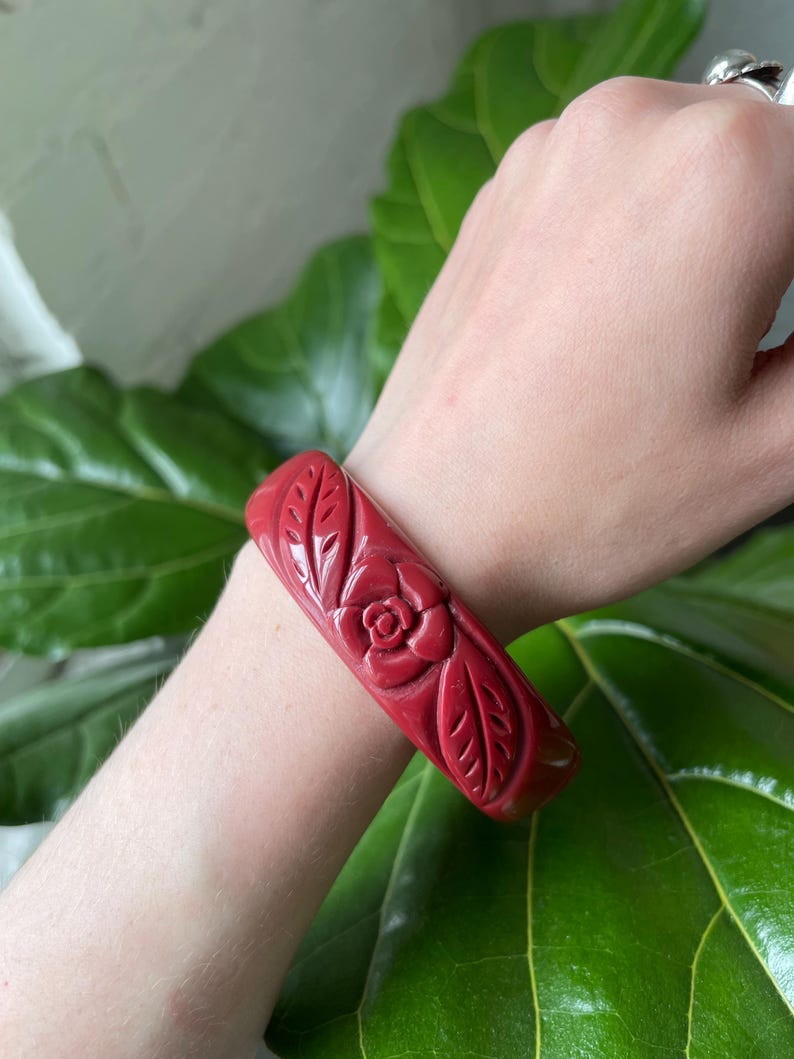 Vintage 1940s Red Bakelite Bangle Bracelet Carved Roses and Leaves - Etsy