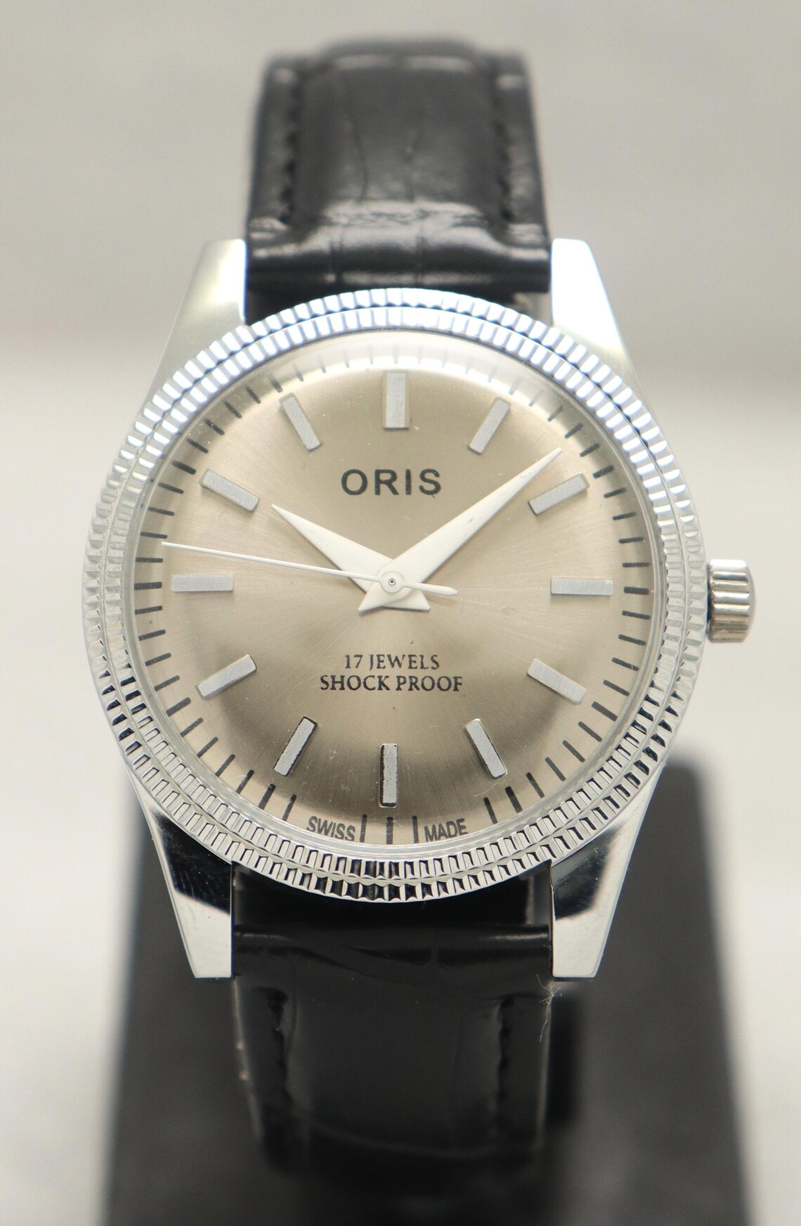 Vintage Oris Manual Winding Swiss Movement Men's Watch. | Oris Hand ...