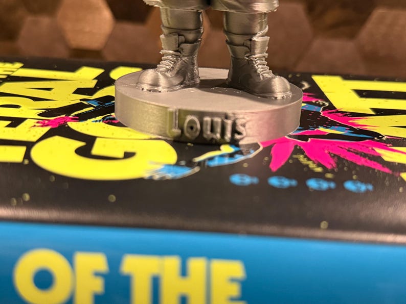 Louis Santiago – Silver 3D Printed Figurine | Dungeon Crawler Carl | - Etsy