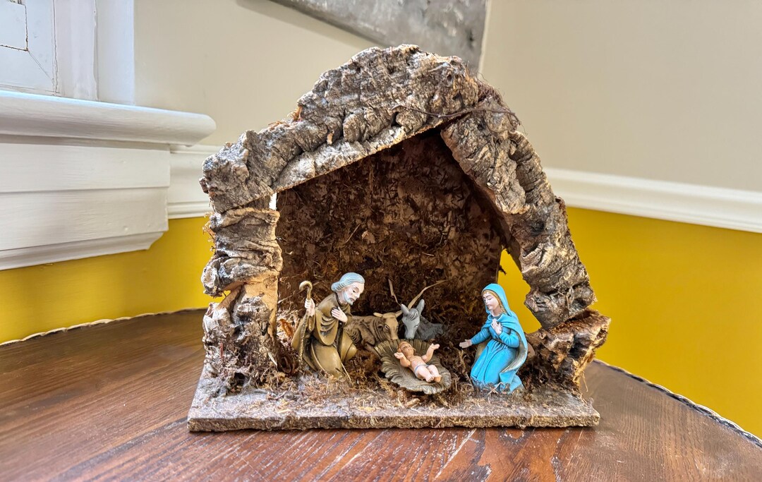 Vintage Creche Nativity Scene. Vintage Christmas Manger Set. Rustic ...