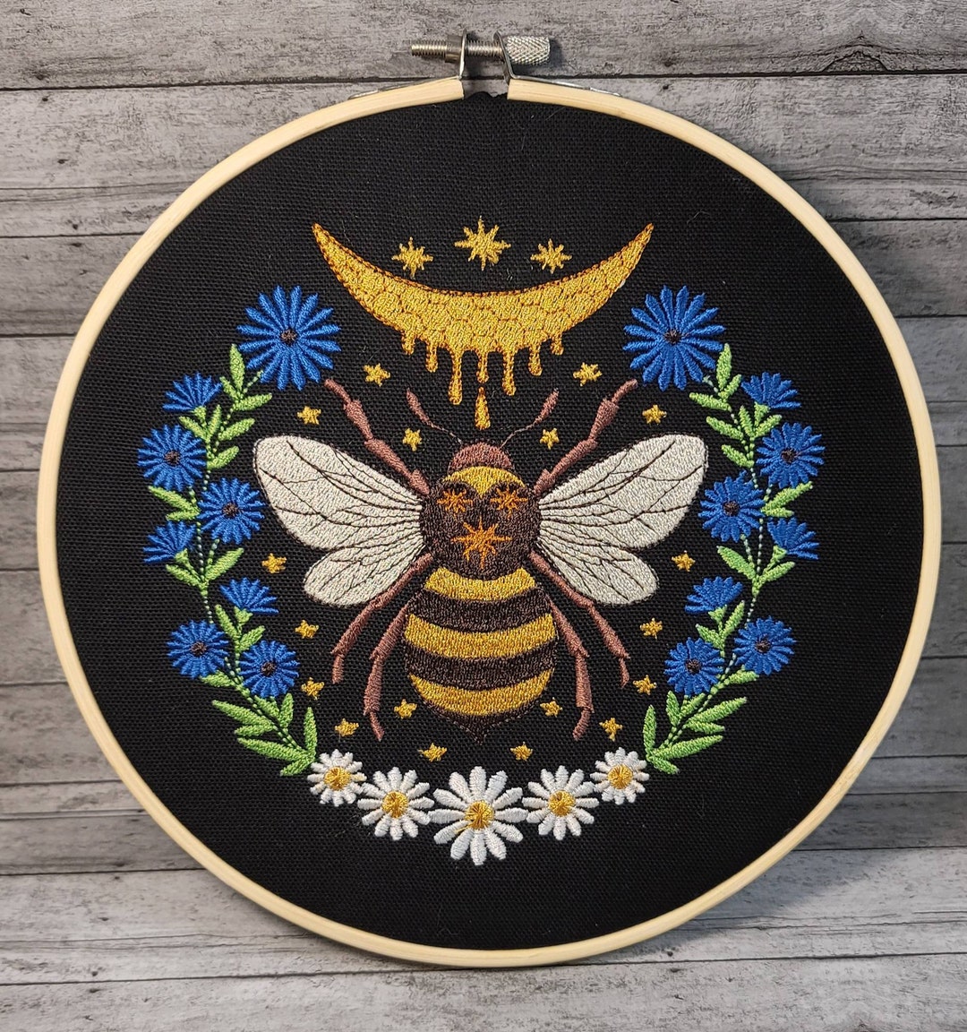 Bee Embroidery Hoop Art - Etsy