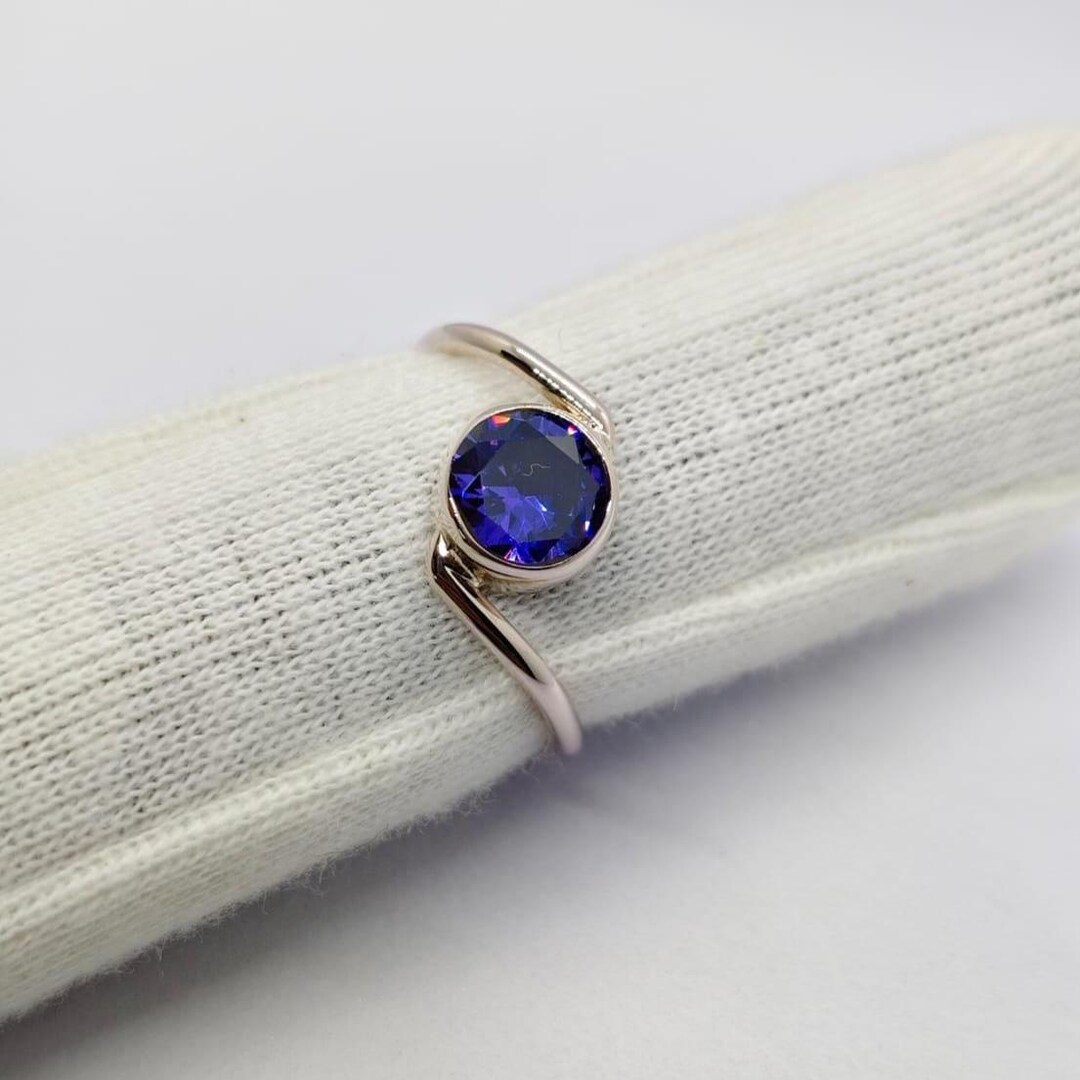 Sapphire Ring – Round Cut Purple Stone 925 Sterling Silver Solitaire ...
