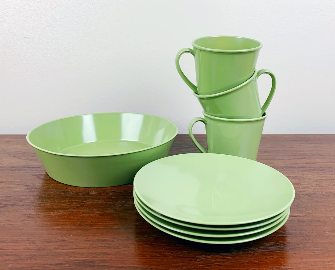 Vintage 8-piece Melamine Dishes Set | 1970s Camping and Outdoor ...