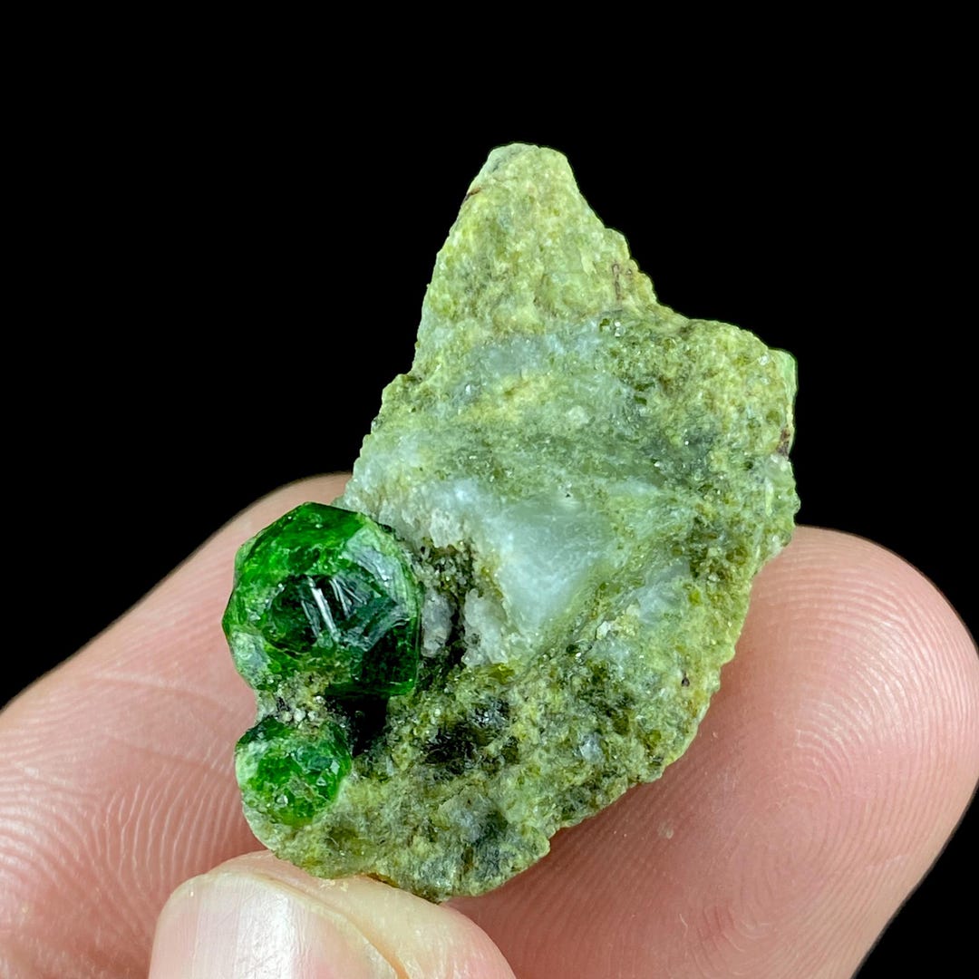 Rare Demantoid Garnet 49 Carat Natural Gemstone From Balochistan Border ...