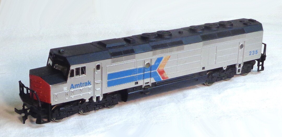 Ho-ahm Loco Engine FP-45 "amtrak" Does Run on Track Well but Seems to ...