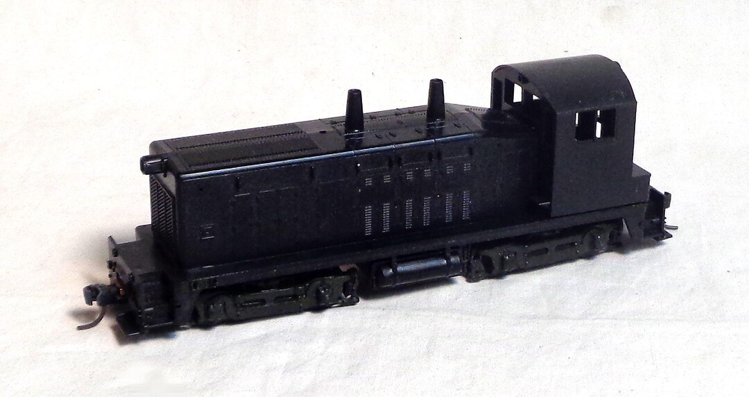 HO Athearn Emd SW-1500 Cow Diesel Powered Engine - UNDECORATED Runs ...