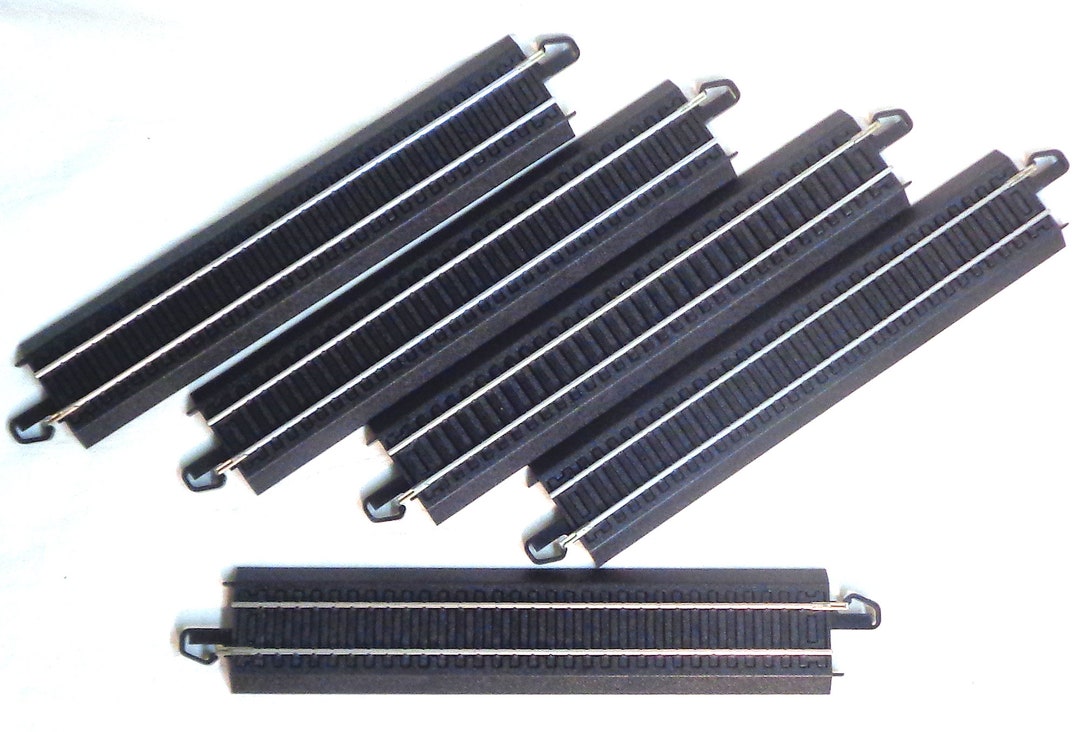 HO Scale Bachmann E-Z Track System FIVE Sections of 9 Inch Straight ...