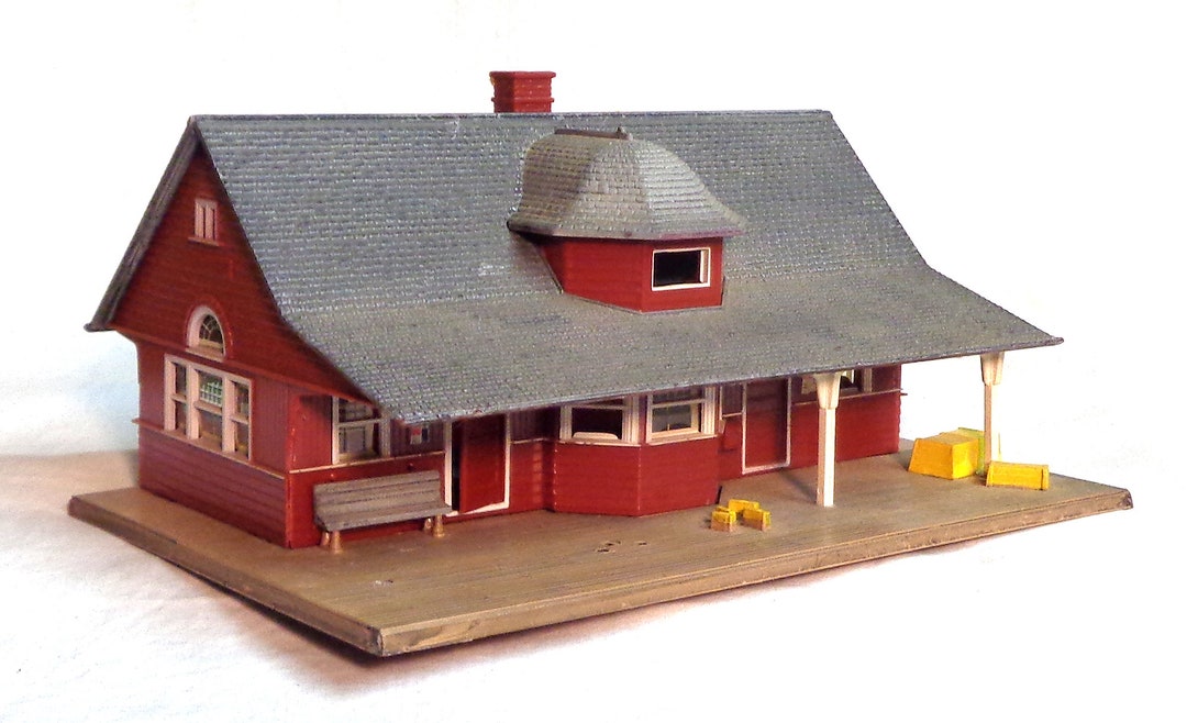 HO Scale Train Built up Building Kit - Passenger Freight Station - Pre ...