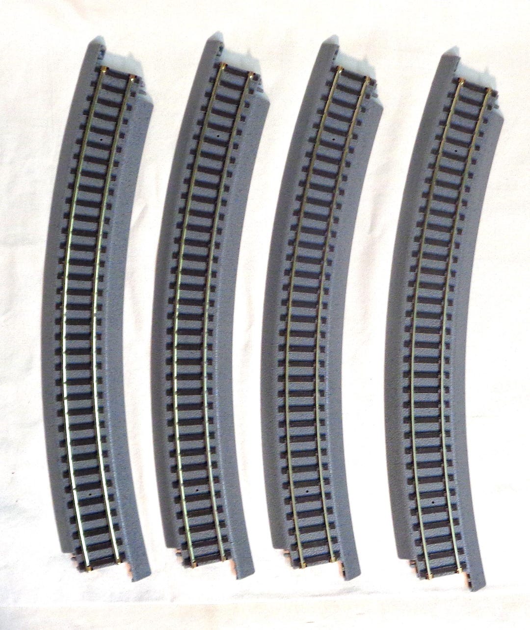 HO Scale Walthers-lifelike Power-loc System - Large Radius Curve Track ...