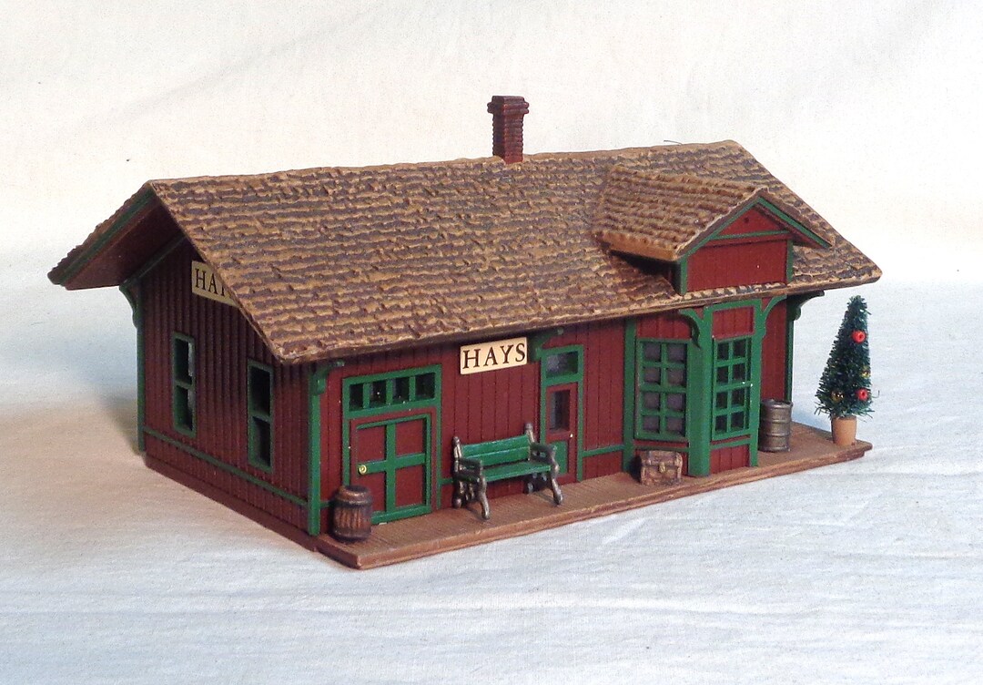 HO Scale Train Complete Pre-painted and Built Model Hays Train Station ...
