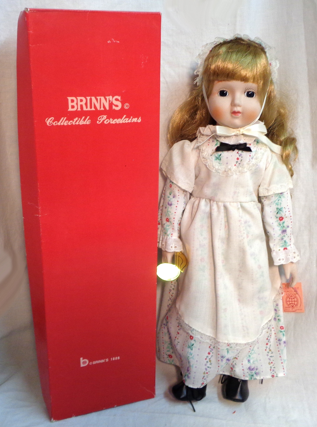 Vintage Brinns Porcelain Musical Doll - Dirty Blonde in White Dress W ...