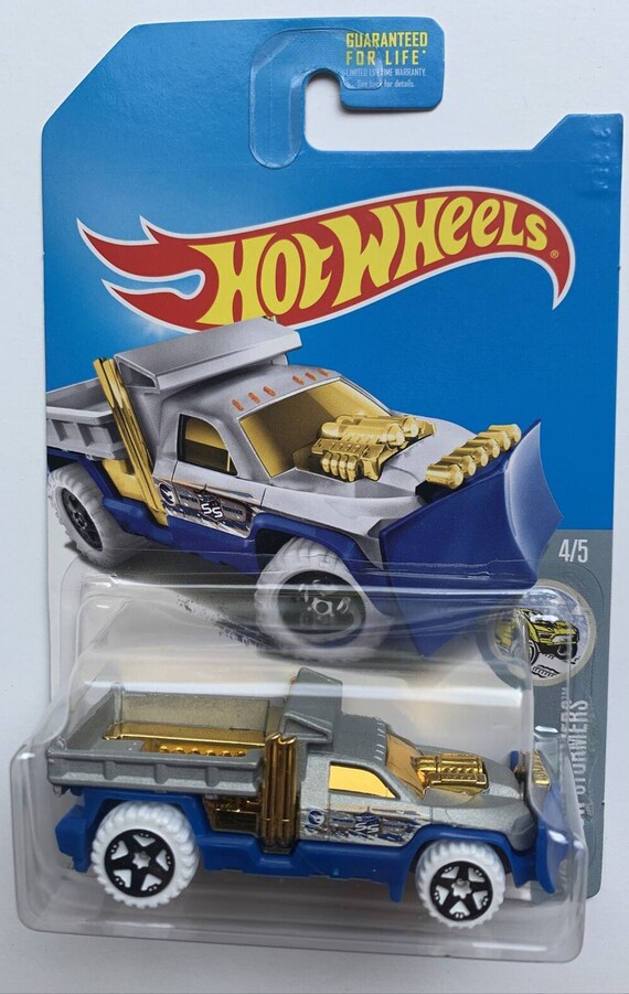 Hot wheels th store