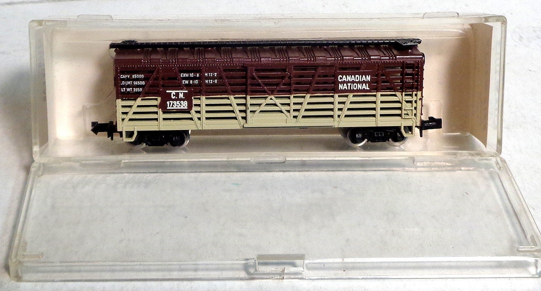 N Scale Life-like Freight Car - 40' Cattle Box Car "canadian National ...