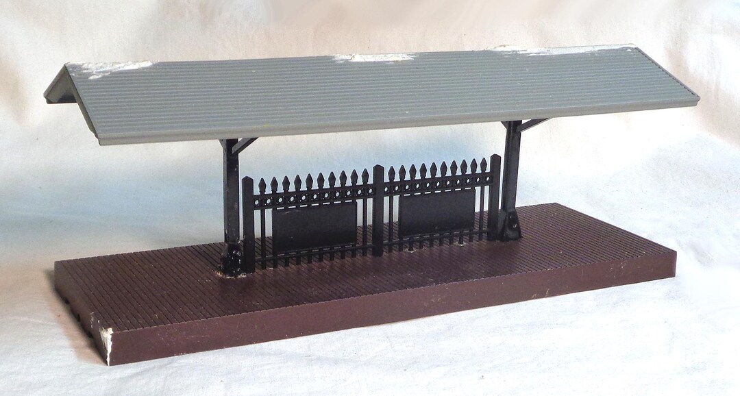 O Scale MTH Lighted Train Station Platform - Pre-owned in Very Good ...
