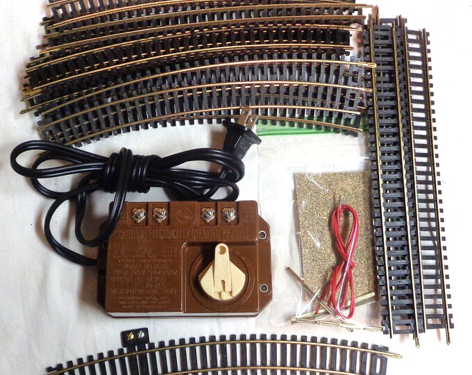HO Scale Complete Track Oval W/power Transformer LOT B - All You Need ...