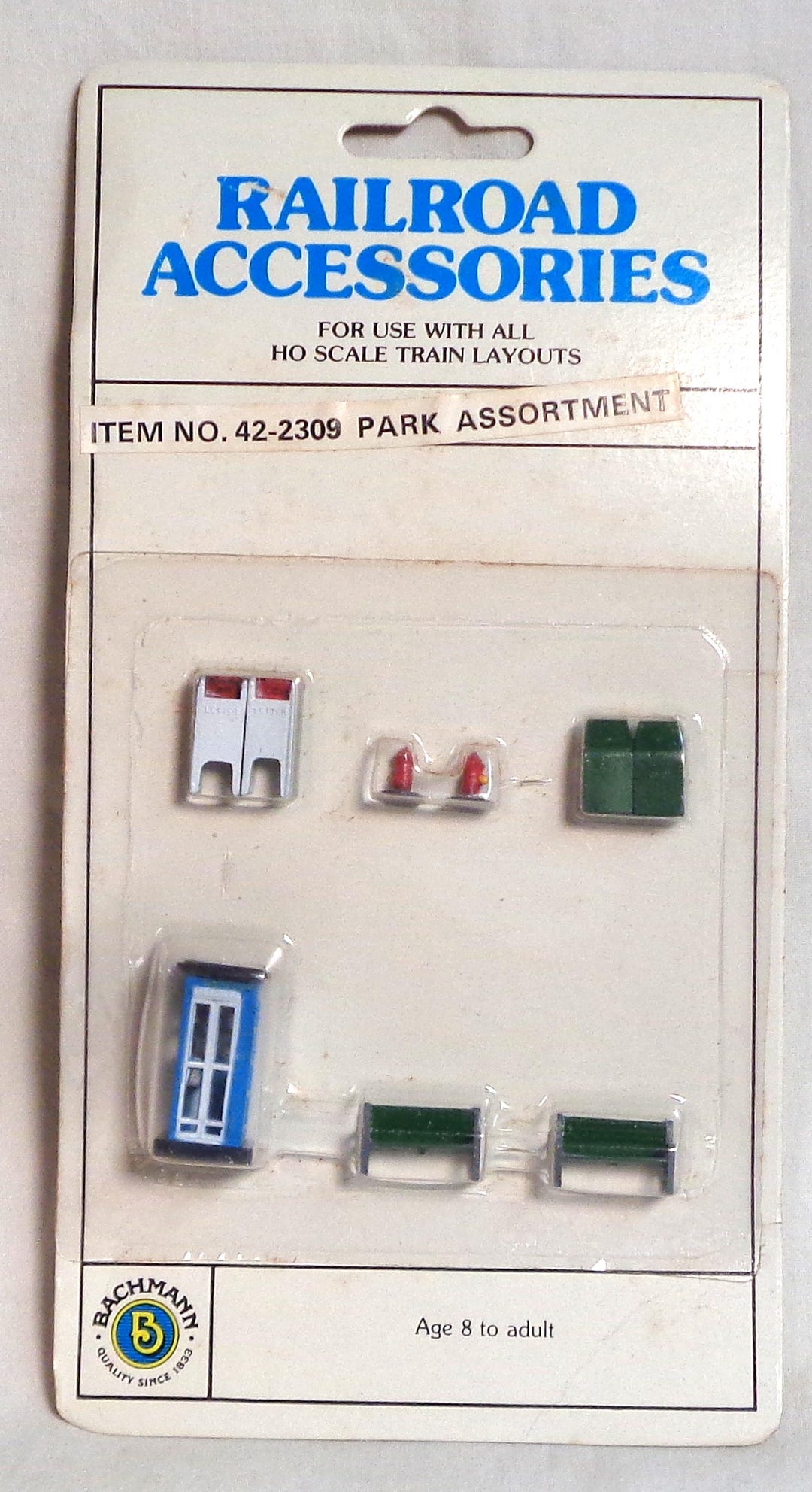 HO Scale Bachmann Train Railroad Accessories - Hydrants, Mailboxes ...
