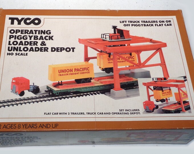 HO Scale Operating Piggy Back Loader & Unloader With Flat Bed, Trailers ...