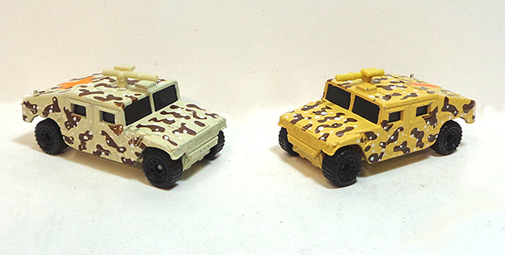 Matchbox Lot of Two 1/64 Scale Humvee Hummer Military Vehicles W/o ...
