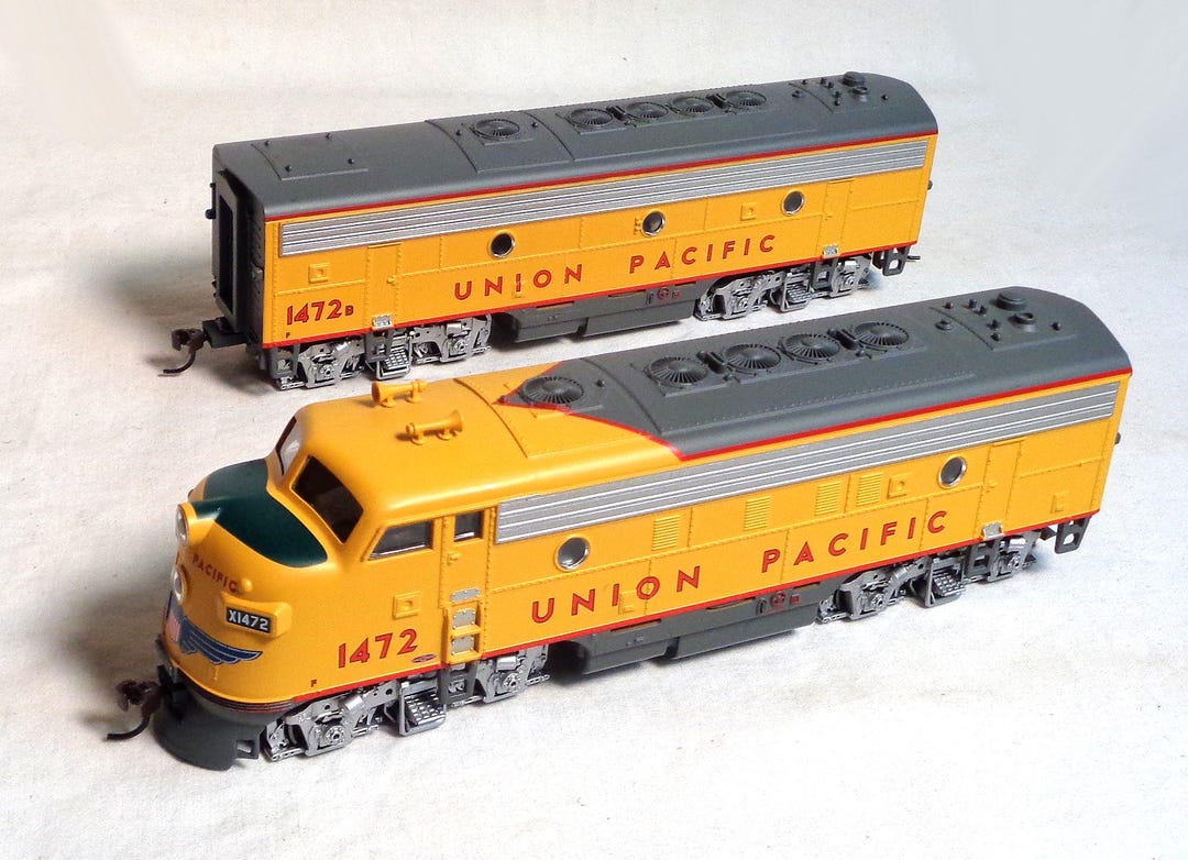 HO Scale Athearn - EMD F7A Powered & F7B Dummy "union Pacific" 1472 ...