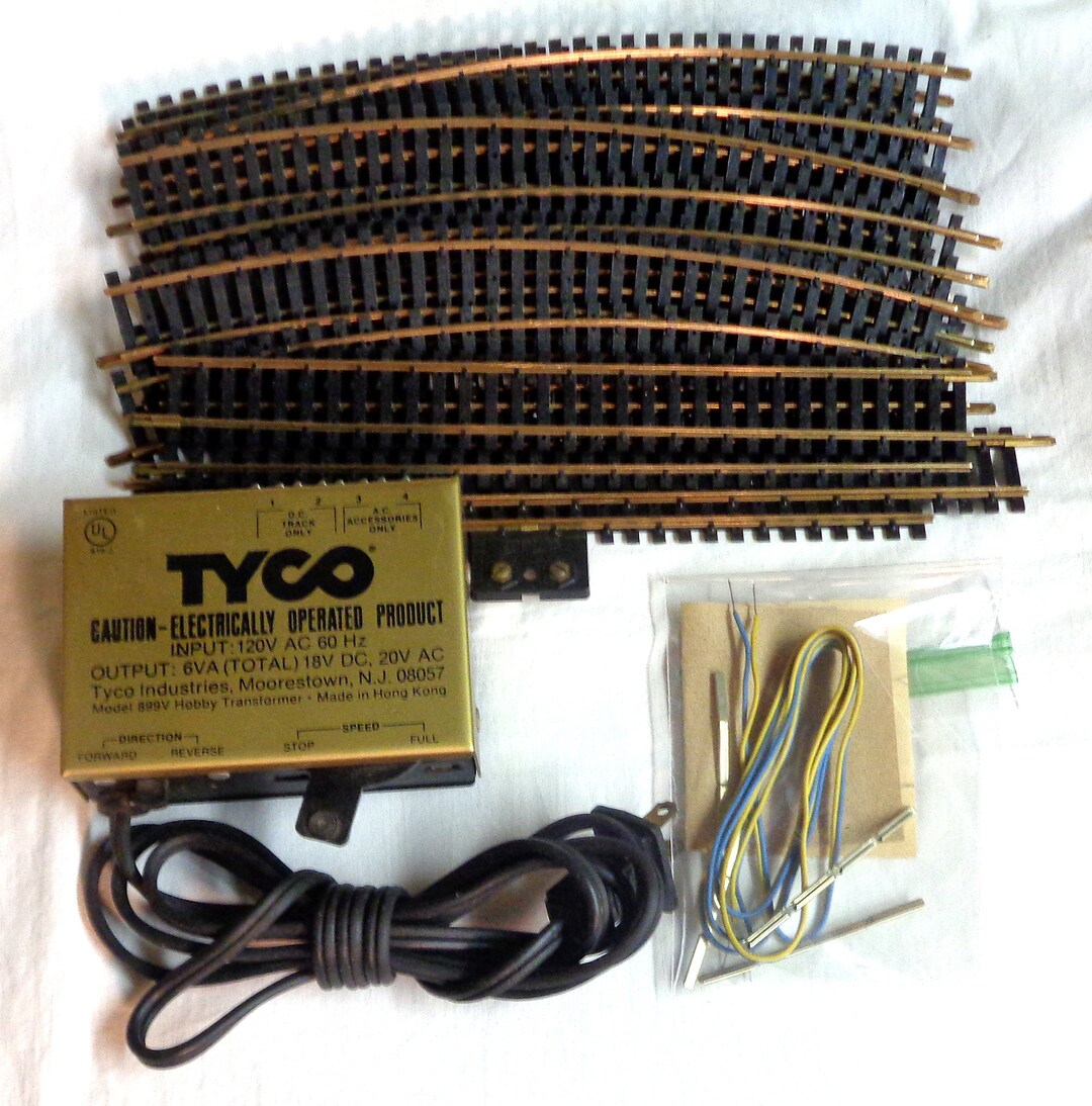HO Scale Complete Track Oval With Tyco Power Transformer-all You Need ...