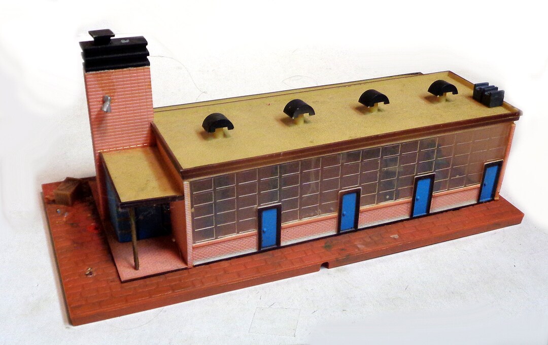 HO Scale Train Built up Building Kit - Machine Factory - Pre-owned AS ...