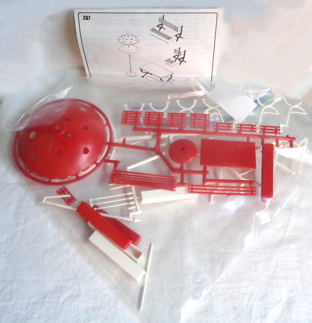 G Scale - Garden Patio Furniture Set Kit - Very Simple Kit With a Well ...