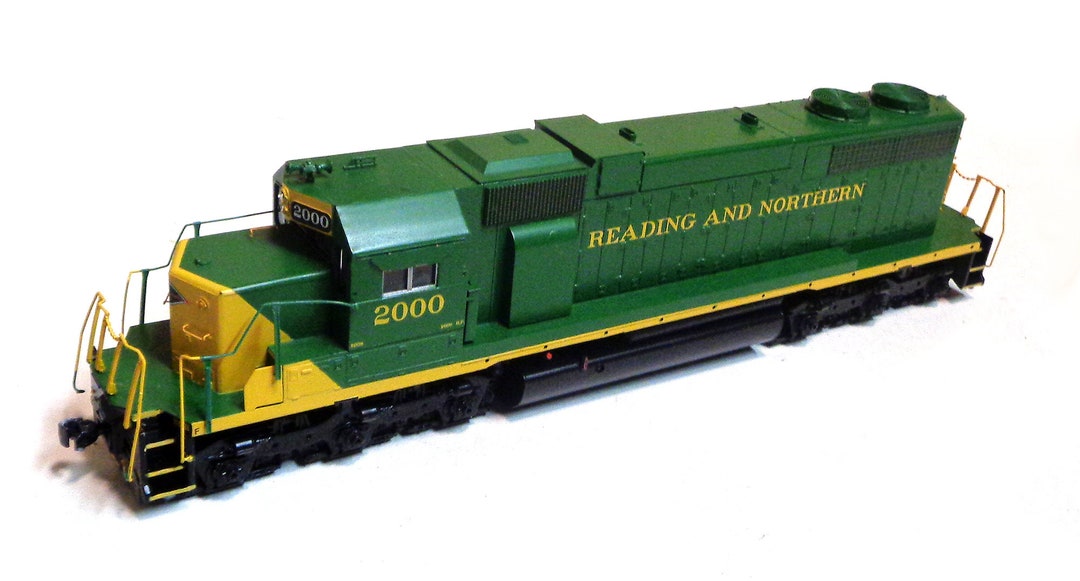 HO Scale Athearn SD-38 Powered Diesel Locomotive - "reading & Northern ...