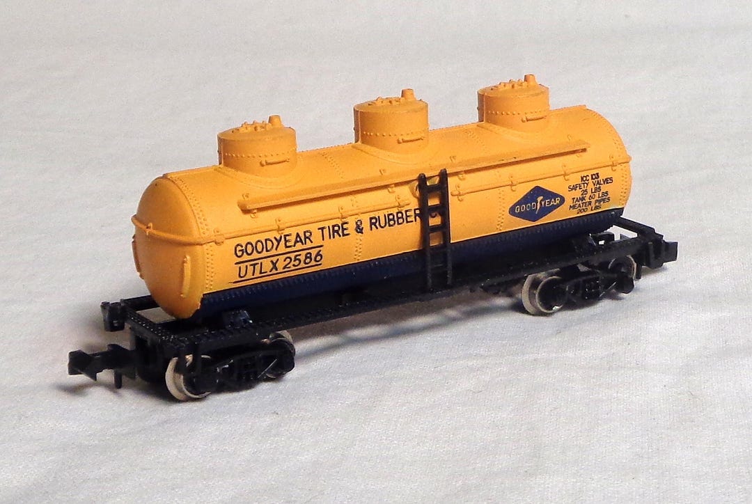 N Scale Lifelike - Freight Three Dome Tanker Car - "goodyear" in Very ...