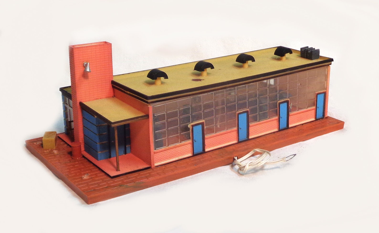 HO Scale Built up Kit Pre-owned Machine Factory Plant ILLUMINATED as is ...