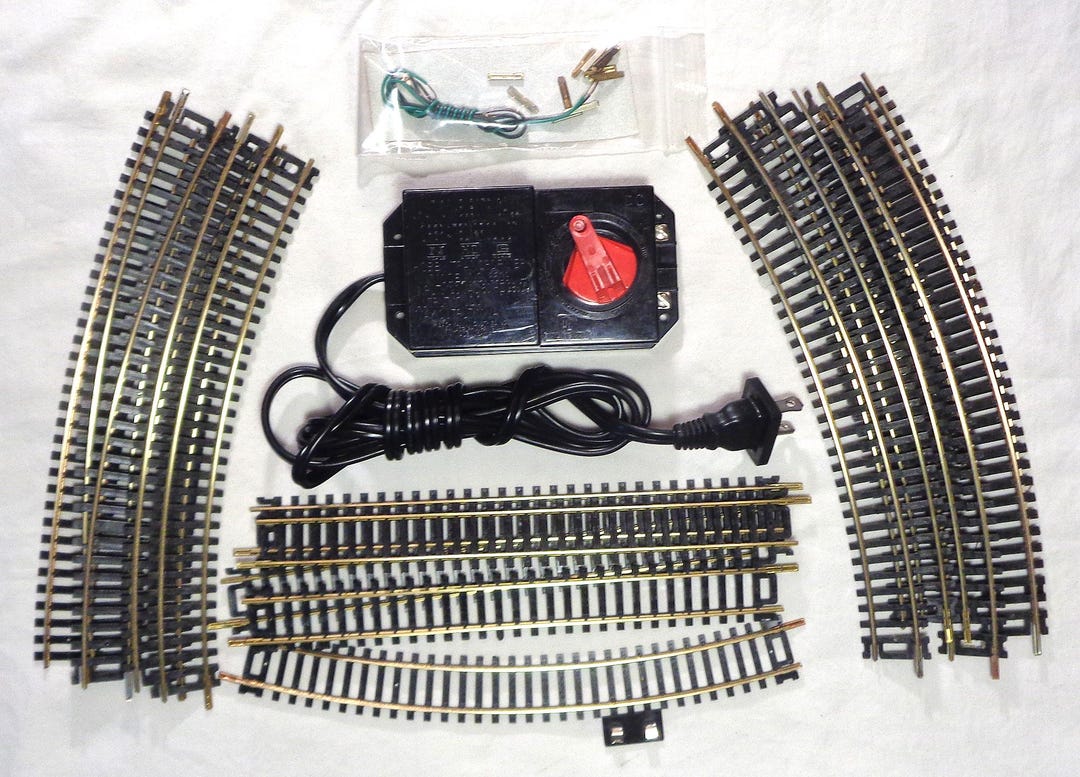 HO Scale Complete Train Track Oval With Brass Track and Bachmann Power ...