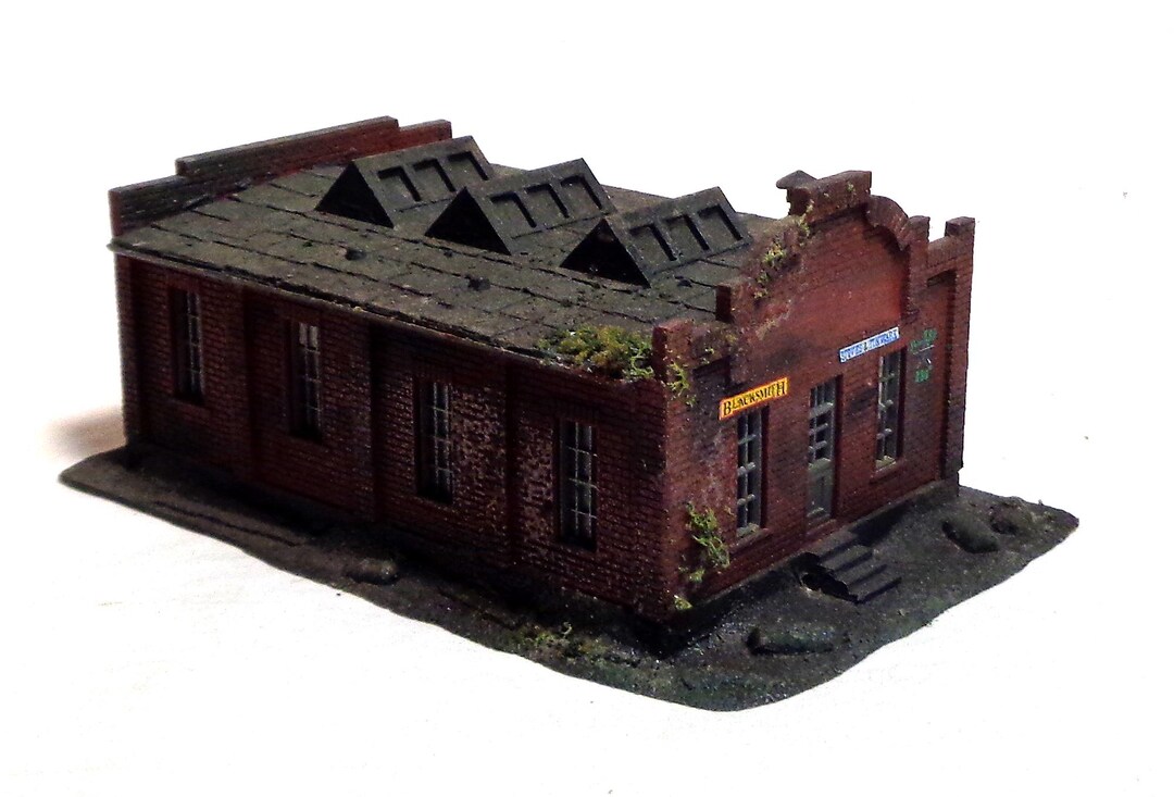 HO Scale Built up Kit - Pre-owned - "blacksmith - Stoves & Tinware ...