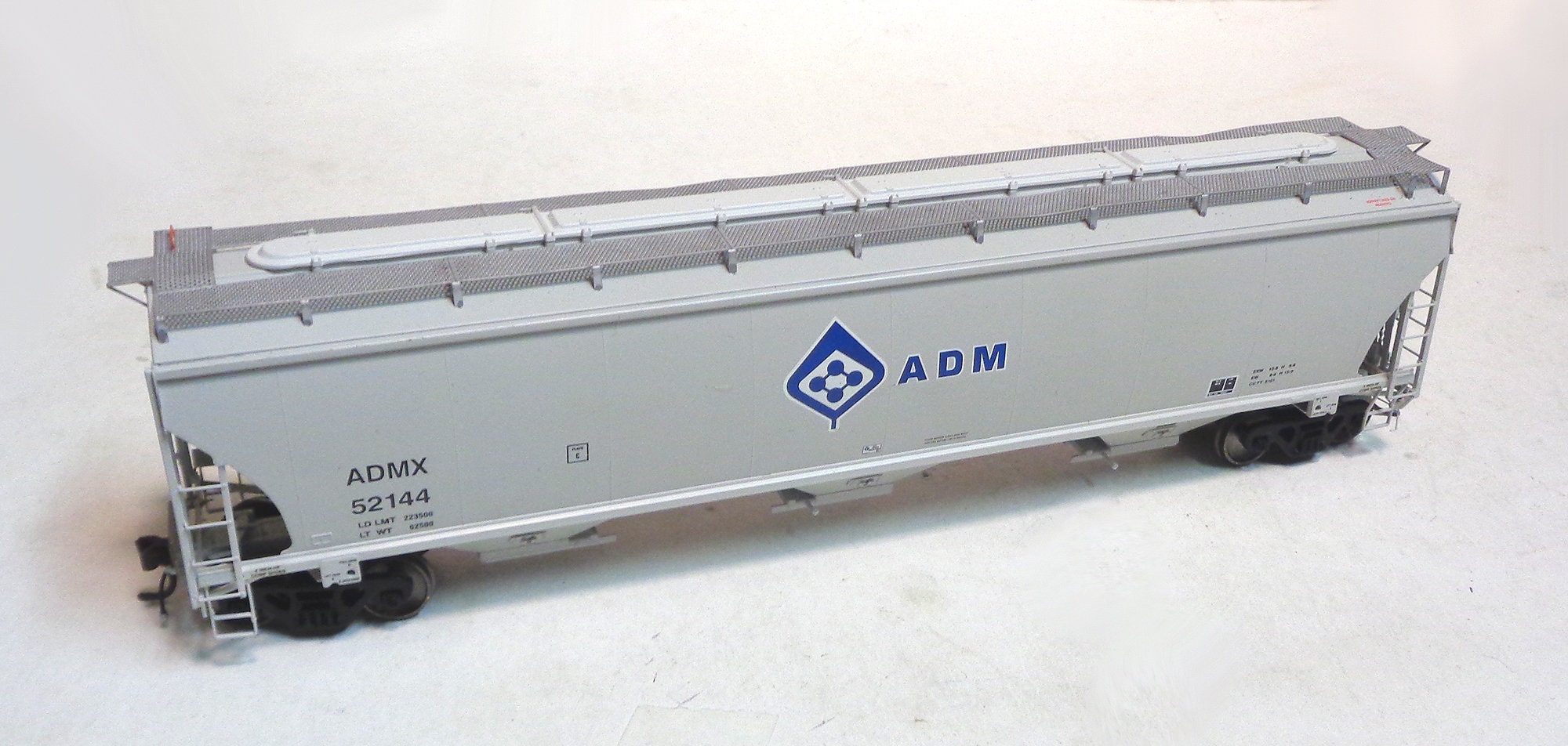 HO Scale Used Athearn GENESIS adm 52144 Covered Type Hopper Freight ...