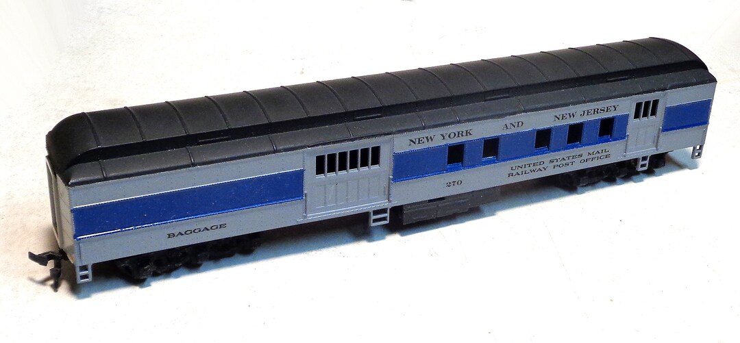 HO Scale Pre-owned Athearn Passenger Train RPO Combine Car new York ...