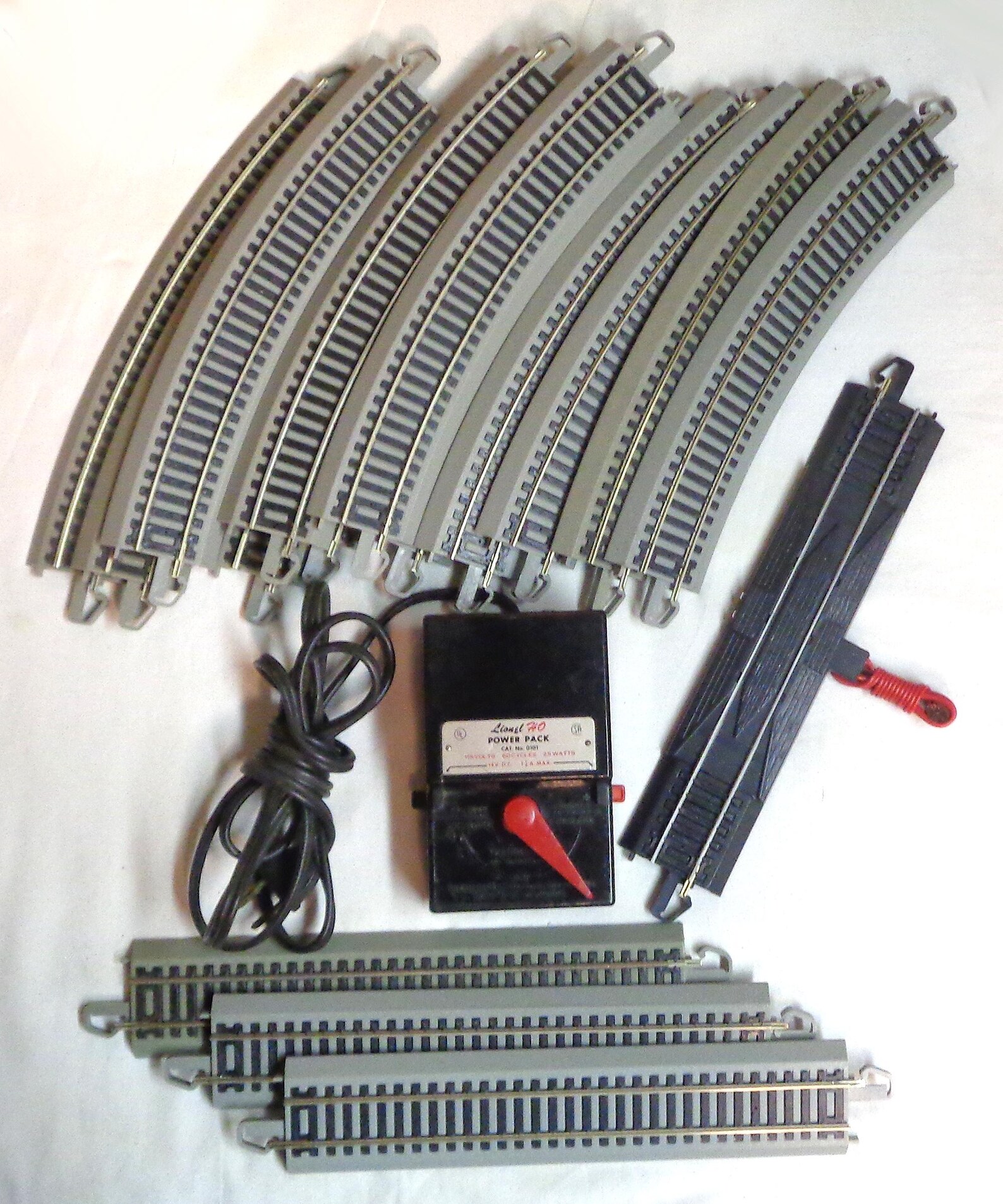 HO Scale Complete Bachmann E-Z Track GRAY Oval With Lionel Power ...
