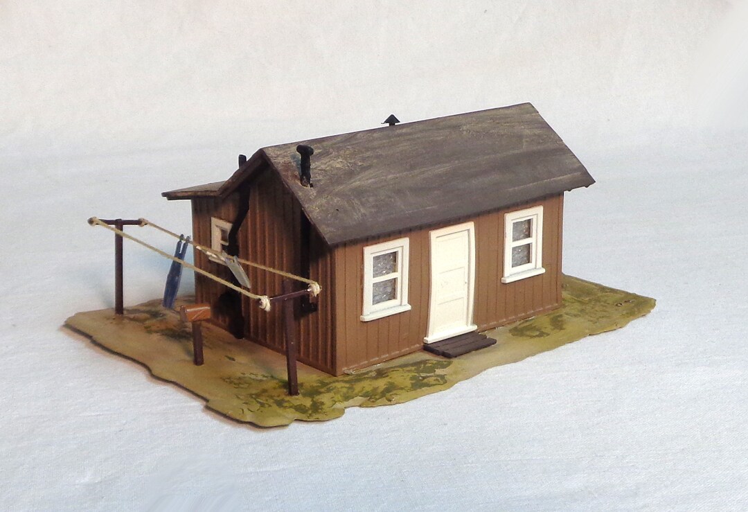 HO Scale Pre-owned Built up KIT for Train Layouts - "small House W ...