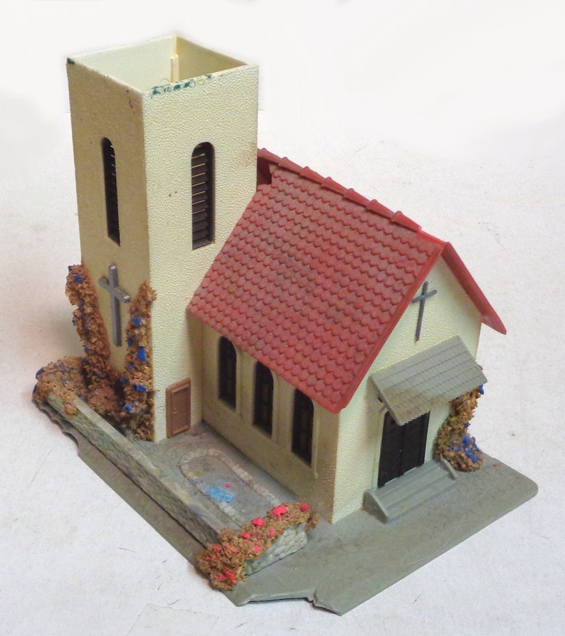 HO Scale Train Built up Building Kit - Church Missing One Roof Piece ...