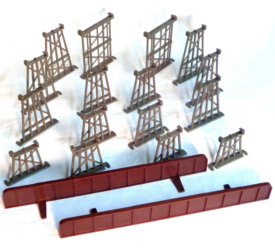 HO Scale Set of 16 Piers and 2 Steel Bridge Side Sections. Excellent ...