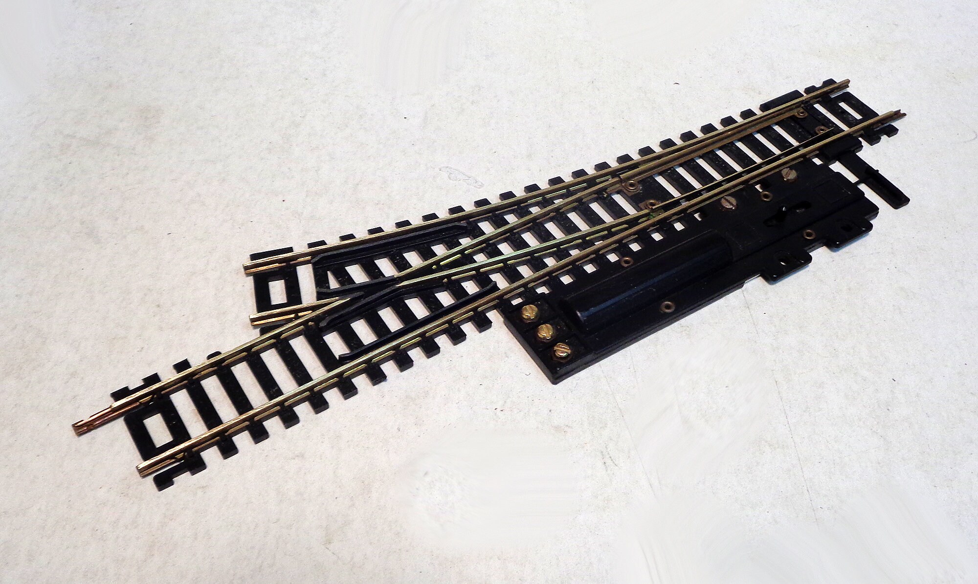 HO Scale Lifelike Right REMOTE Switch Track Pre-owned in Good Working ...