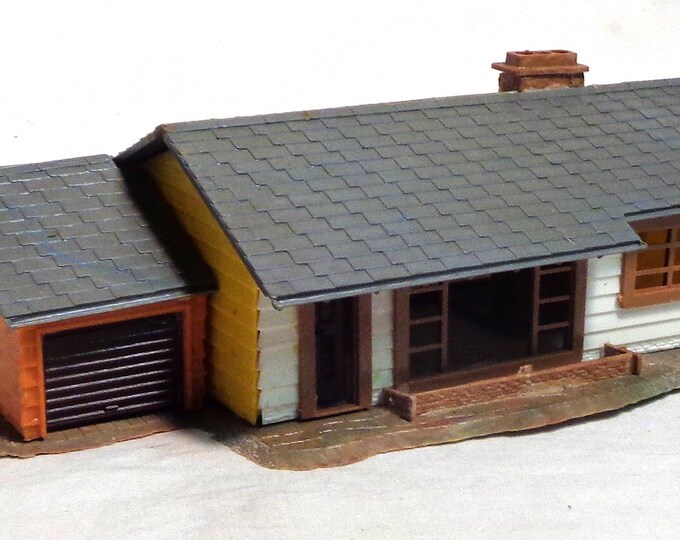 HO Scale Vintage Built up Small Ranch House With Garage - Pre-owned in ...