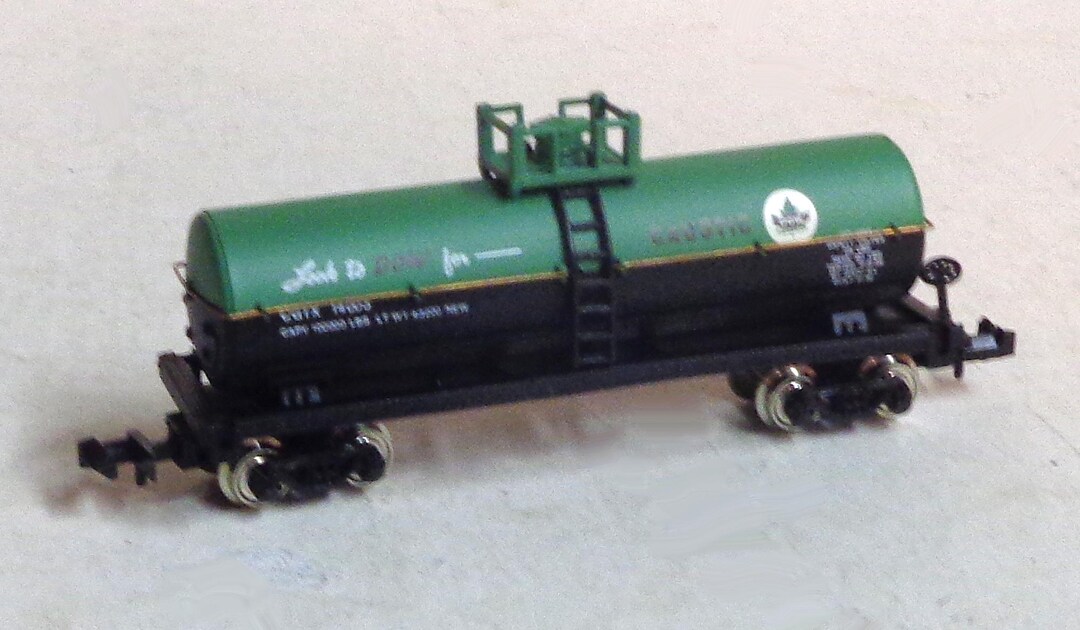 N Scale Lifelike - Single Dome Tanker Car "dow Chemical" Freight Train ...