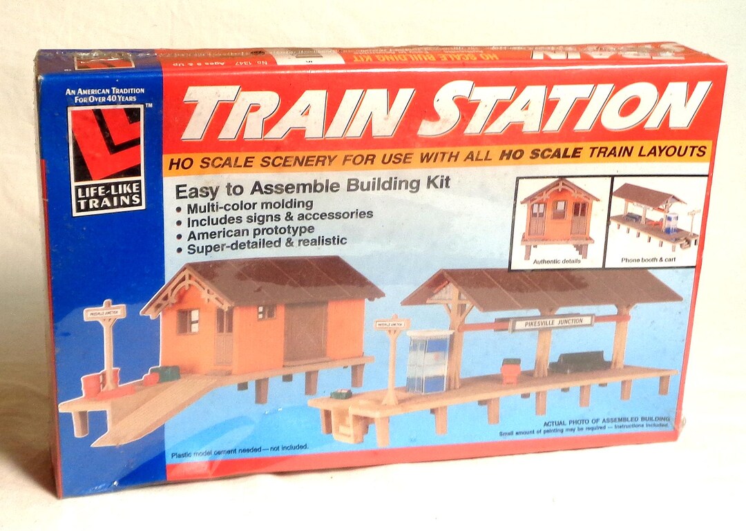 HO Scale Lifelike - Train Station, Storage Shed and Passenger Platform ...
