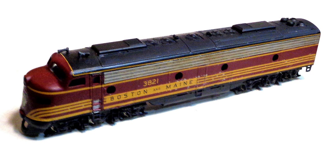HO Scale Rivarossi E8 Powered Diesel Locomotive boston Maine 3821 ...