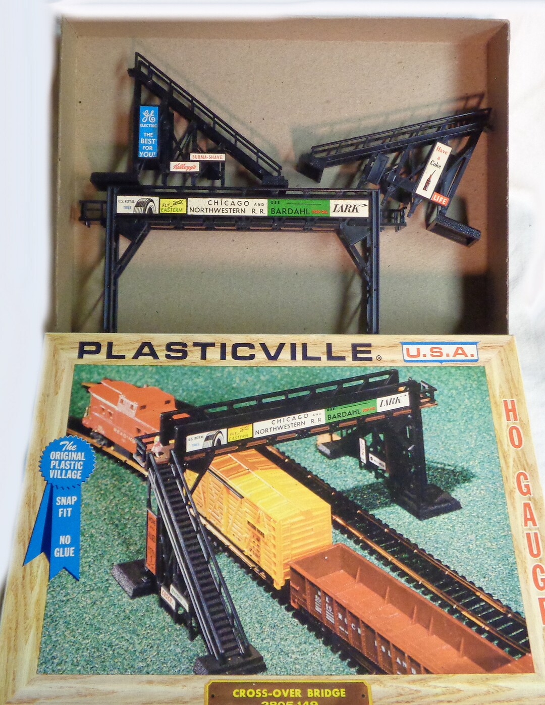 HO Scale Plasticville Pedestrian Cross Over Bridge - Snap Together Kit ...