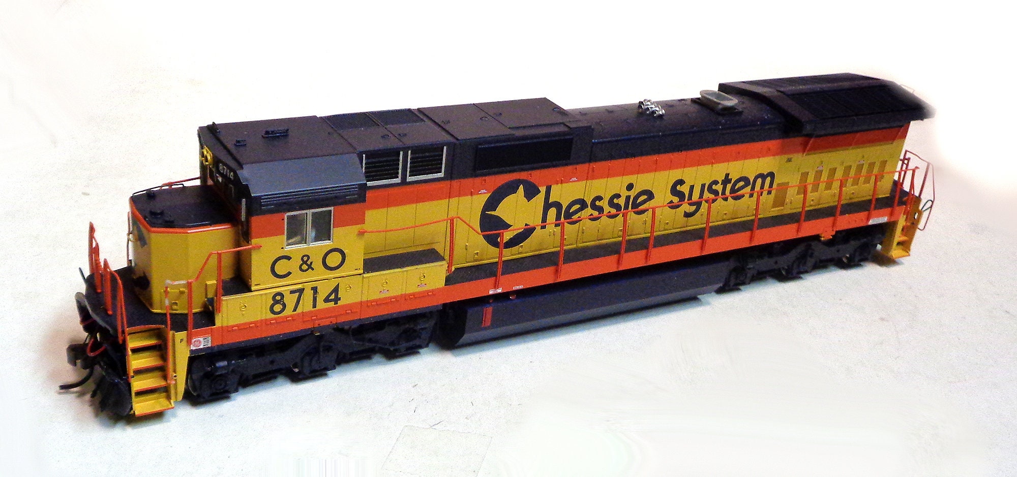Ho Scale Atlas Dash 8-40C Diesel Locomotive c & O Chessie System 8714 ...